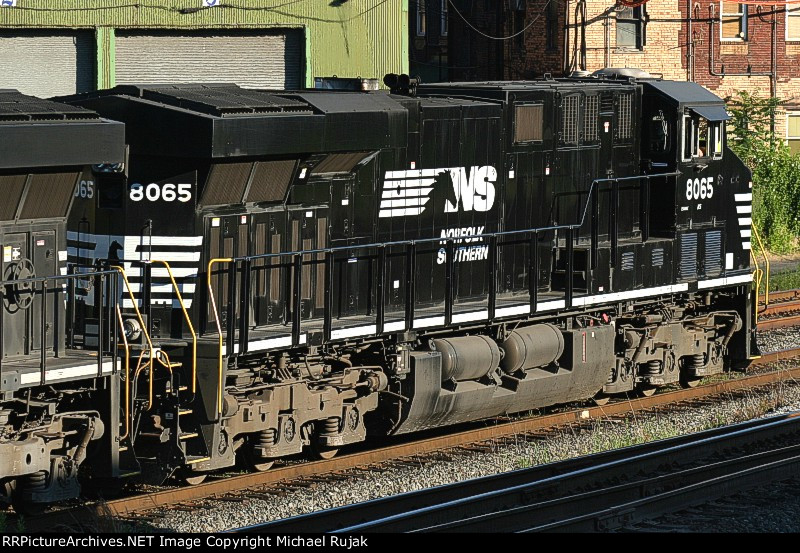 NS 8065